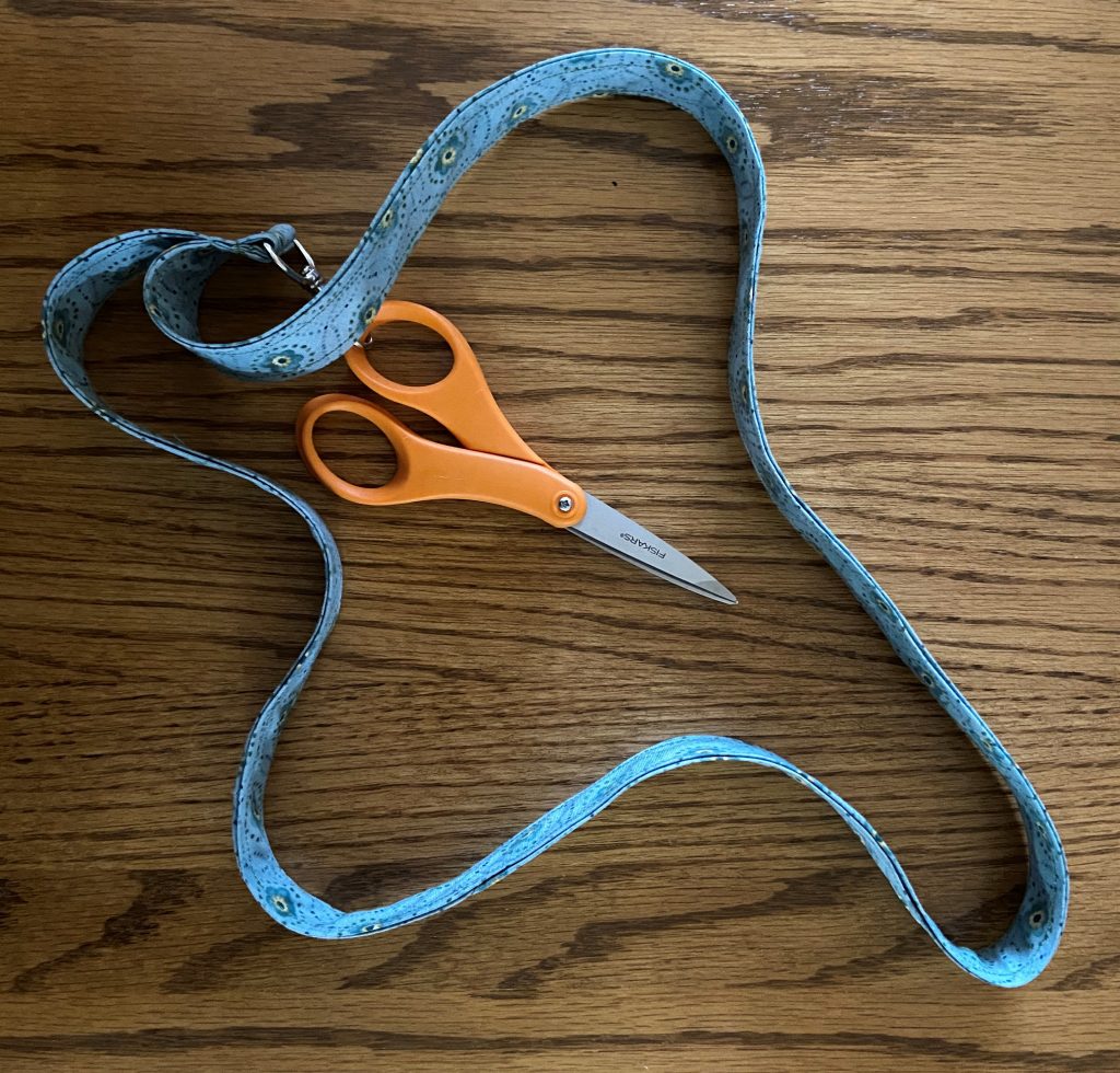 Scissors on a String - Artfully Quilted Design®